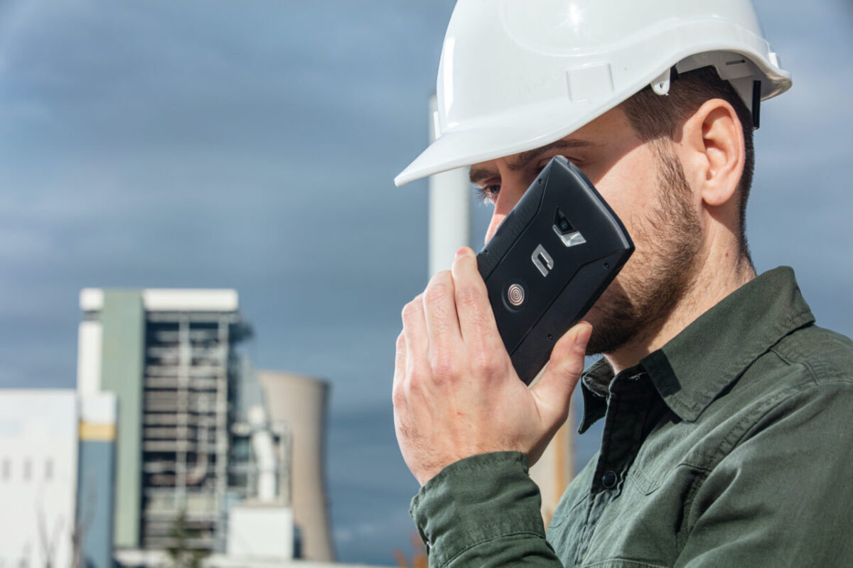 Crosscall: usare smartphone in walkie-talkie con l'app X-TALK