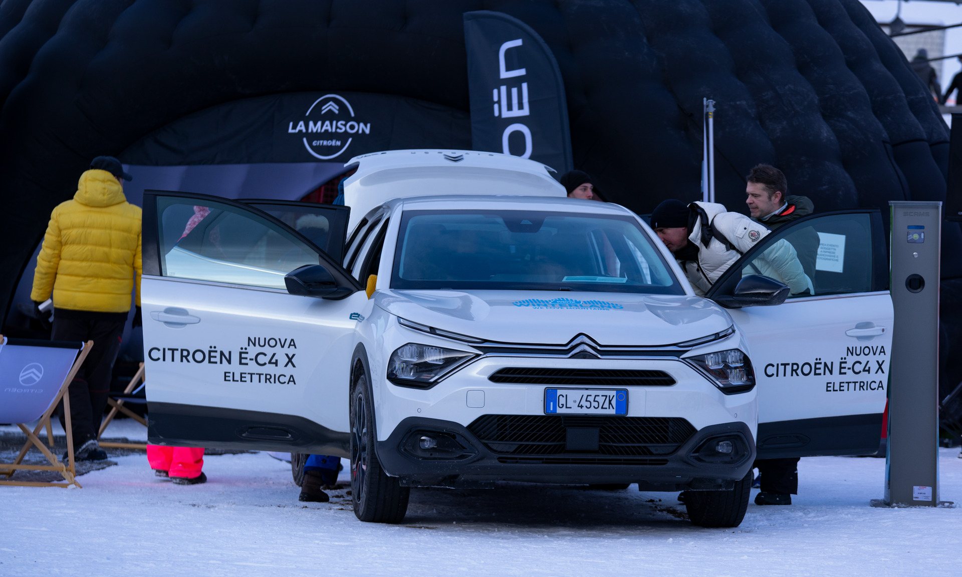 Citroën e-ROUTES disponibile su ë-C4 e ë-C4 X